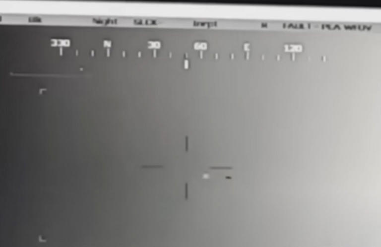 Active duty Navy chief who witnessed UFO convinced doubtful colleagues ...