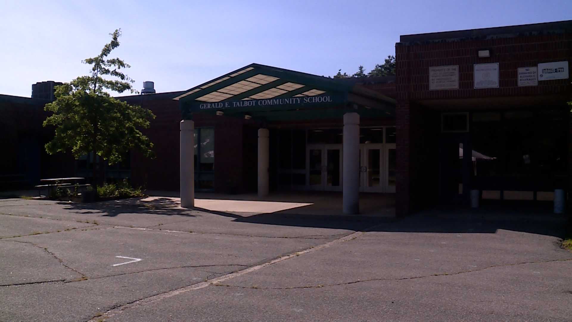 Parent detained by 'unidentified' officers near Portland school ...
