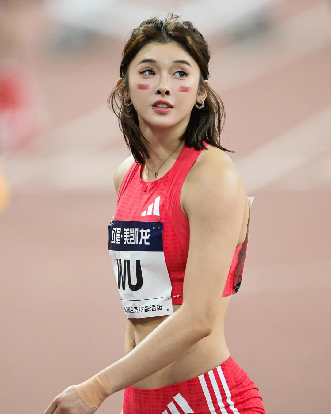 Wu Yanni: 'Nữ thần điền kinh' tài năng không ngại phát ngôn gây sốc