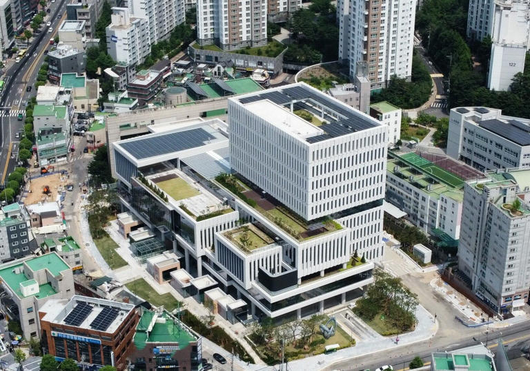 Dongjak-gu office slide transforms government building into community ...