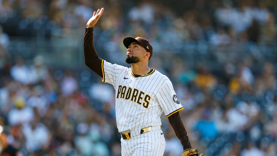 Robert Suarez’s rough outing highlights Padres’ lingering bullpen concerns