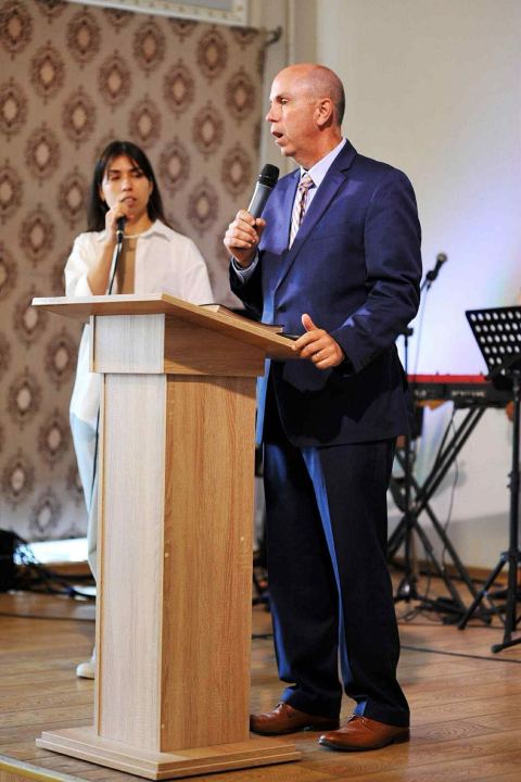Dr. John Bodine shares inspiring stories from war-torn Ukraine
