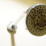 How to Clean a Shower Head With Vinegar and Baking Soda