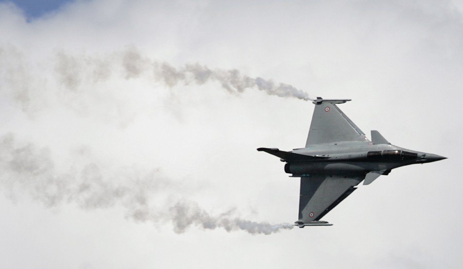 Rafale στην Πολωνία στέλνει ο Μακρόν: «Δεν θα ενδώσουμε στον εκφοβισμό ...