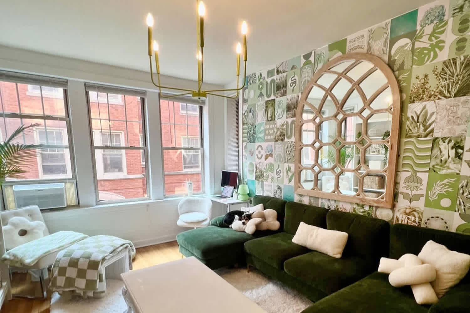 Every Room Feels Like a Different World in This Colorful 100-Year-Old ...