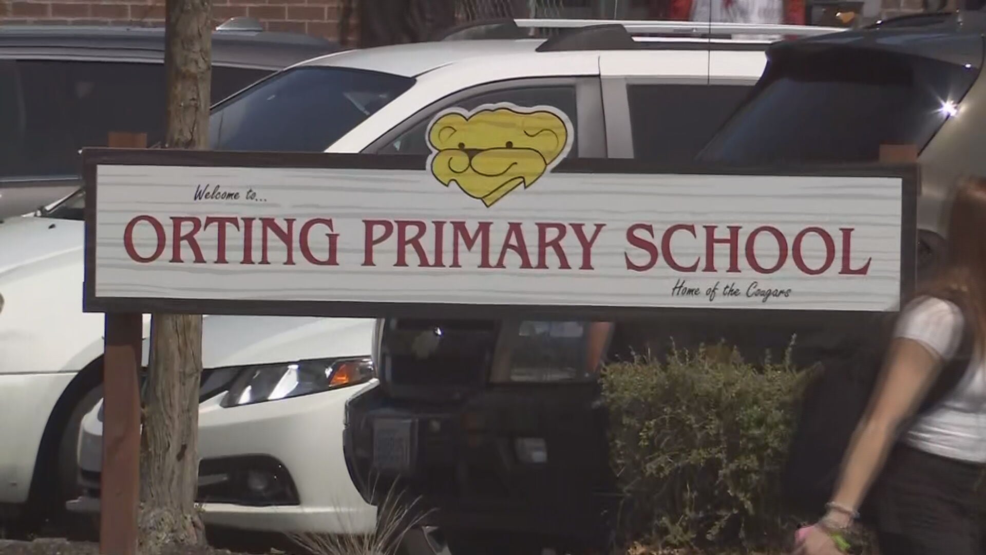 Orting schools briefly locked down after warrant suspect runs near campus