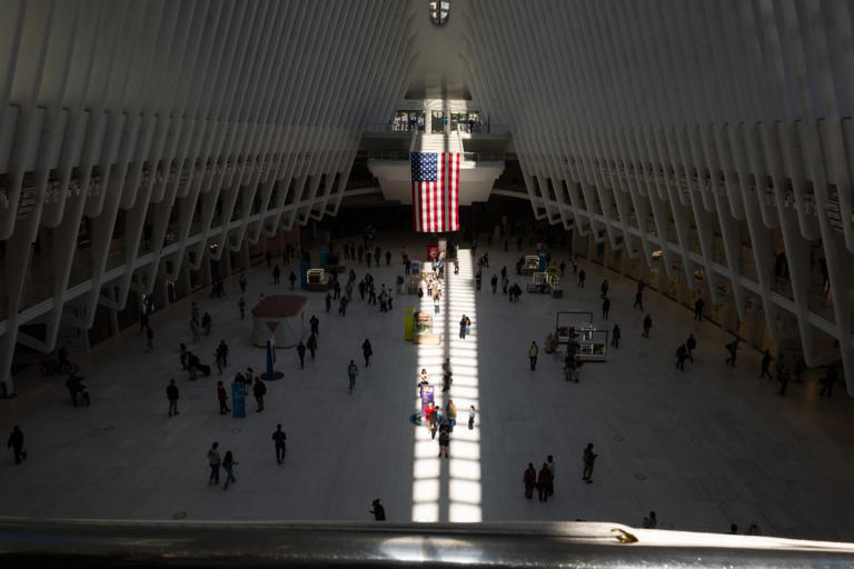 Stunning symbolic ‘Way of Light’ fills WTC’s Oculus at 10:28 a.m. on 9/ ...