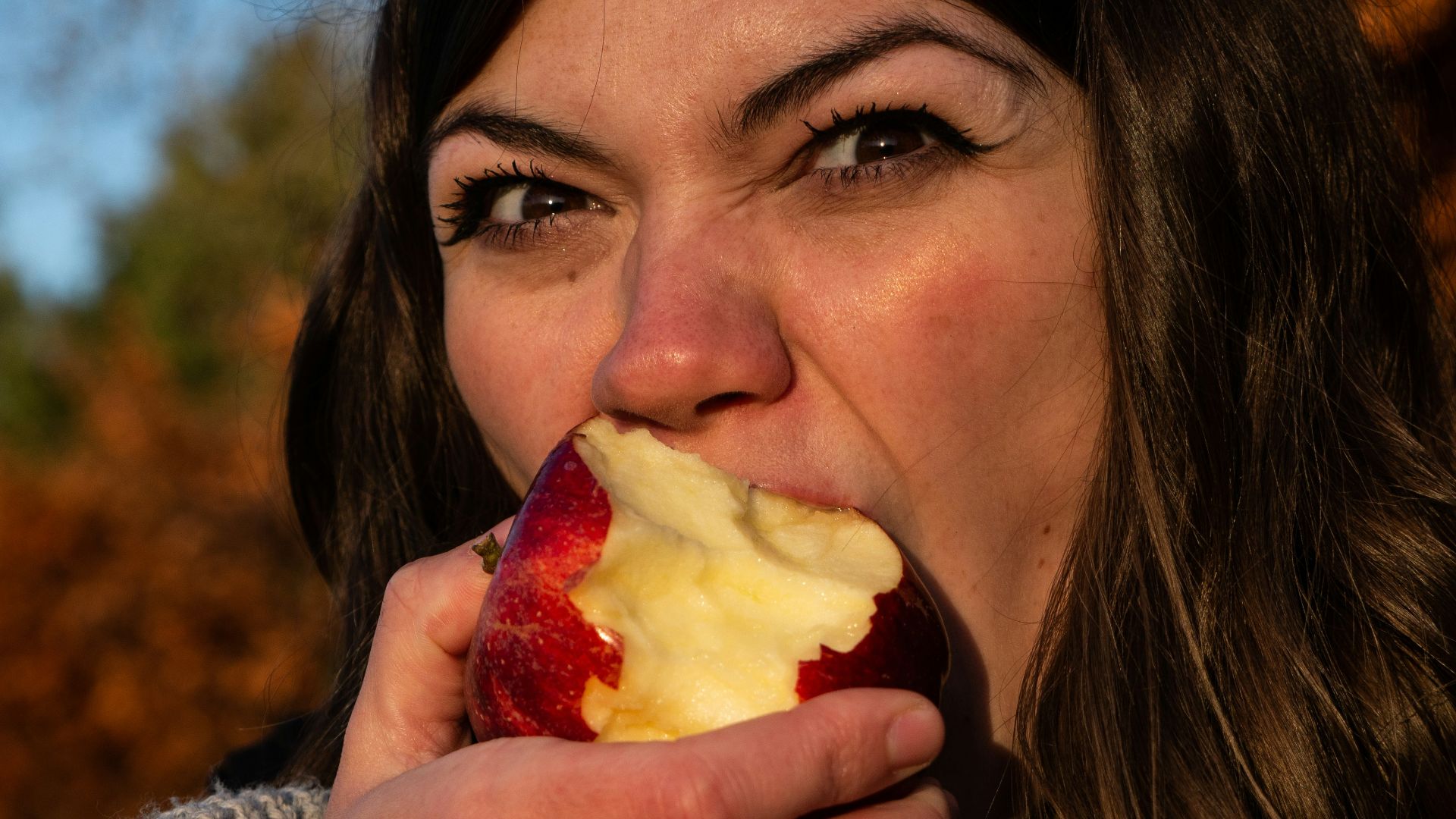 10 Foods Destroying Your Teeth & 10 That Keep Them Strong
