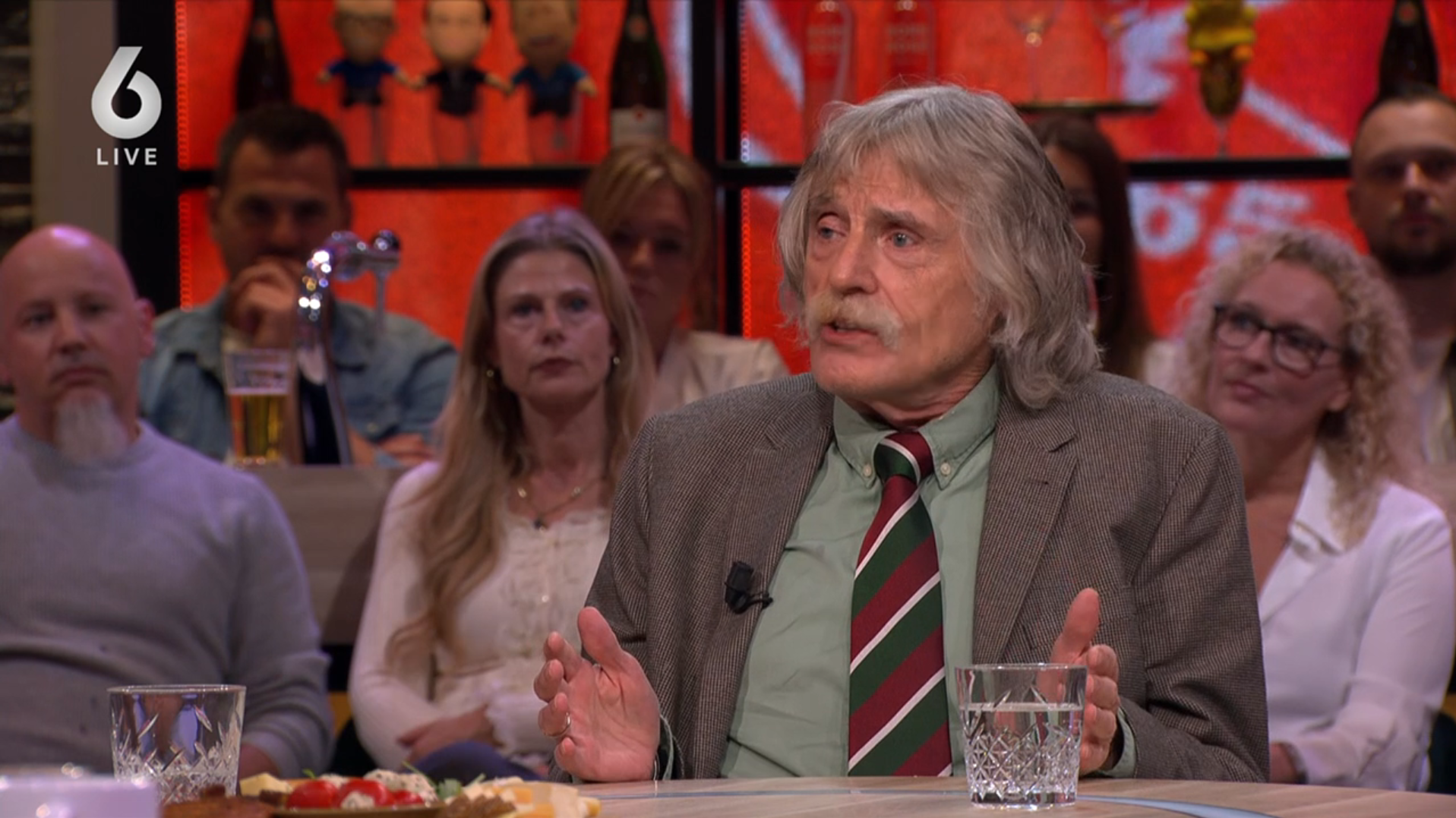 Johan Derksen: 'Ik snap er werkelijk niets van, en die trainer is een ...