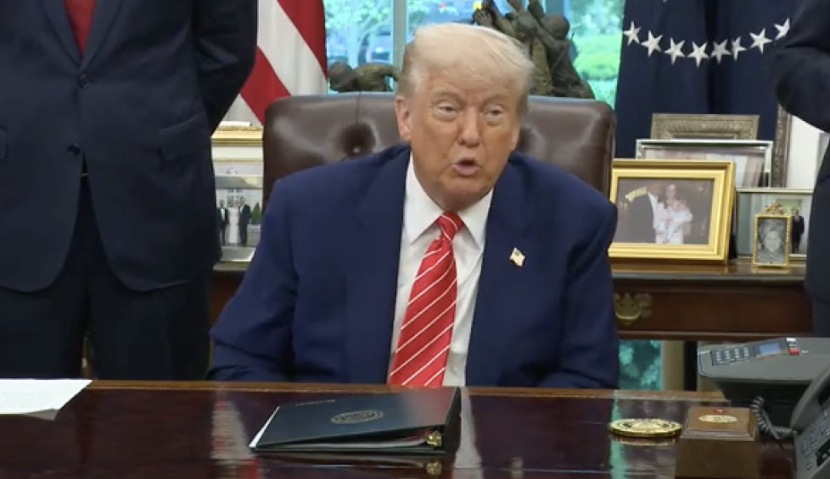 'Where Is Warren?': Trump Struggles To Find Member Of His Cabinet Who's ...