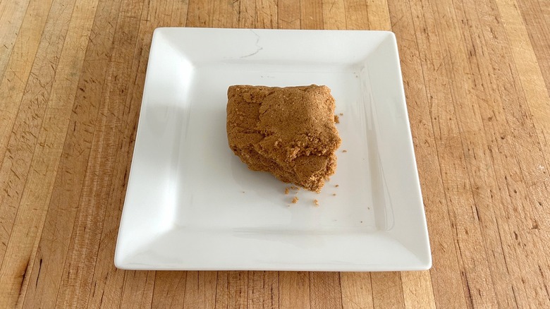 How To Soften Brown Sugar In 6 Easy Steps