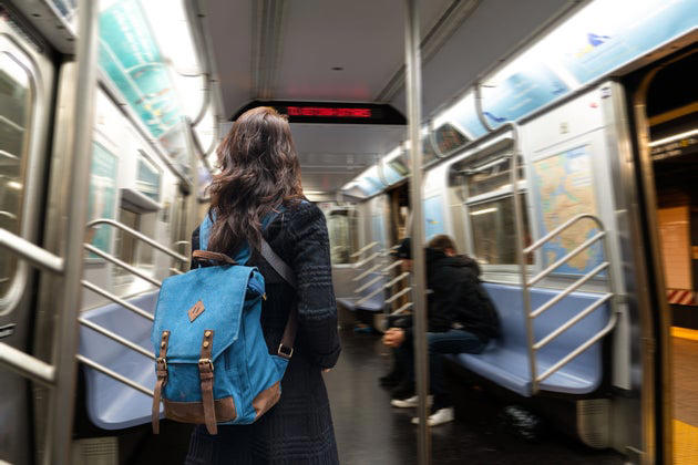 Women Are Sharing The Absurd Lengths They Go To In Order To Feel Safe On The Subway — And It's ...