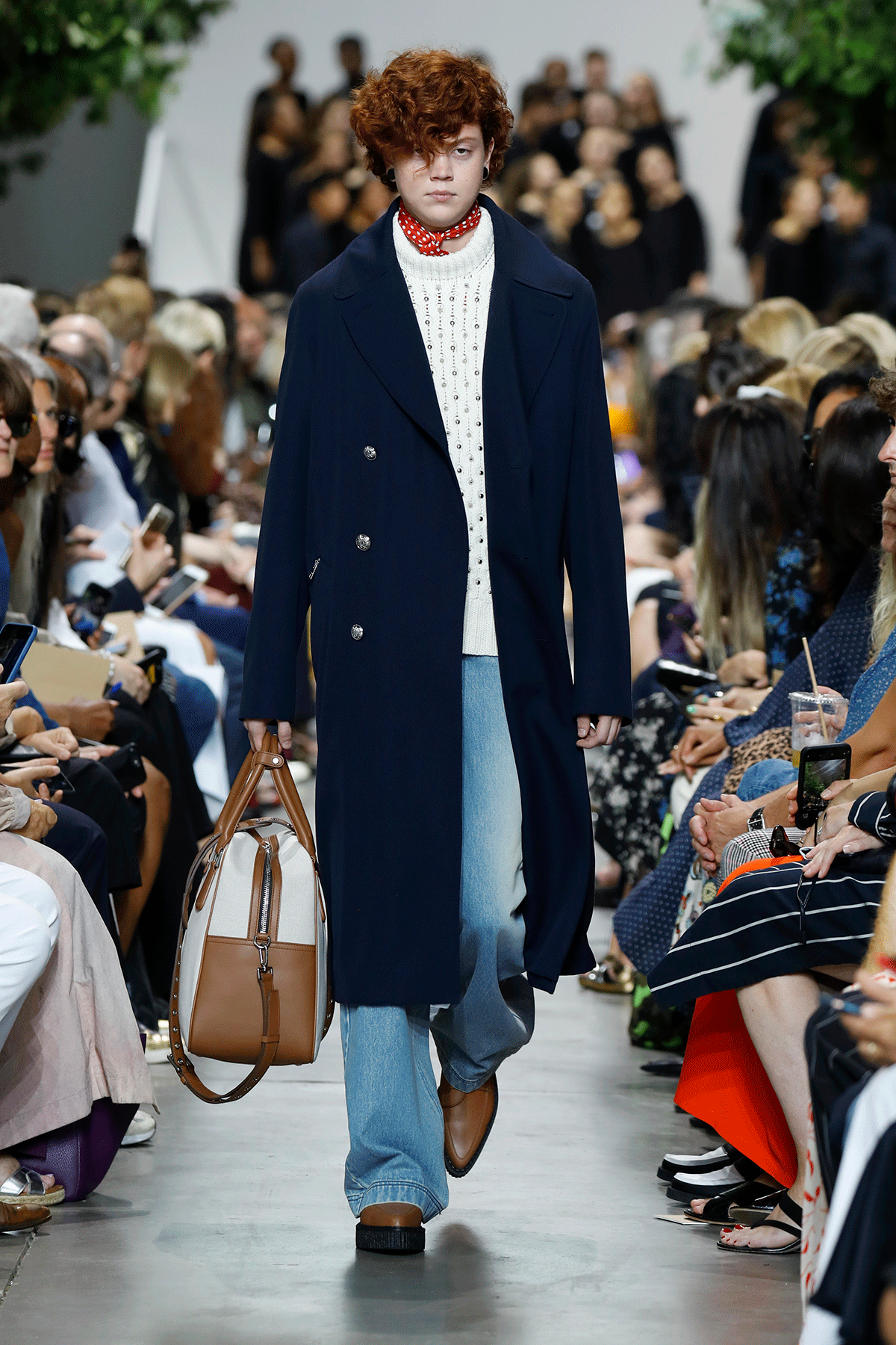 The Non-Skinny Jeans Trend the Chicest People Will Wear in the 2020s