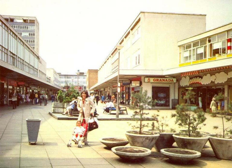 The history of East Kilbride in 12 nostalgic pictures from the town's past