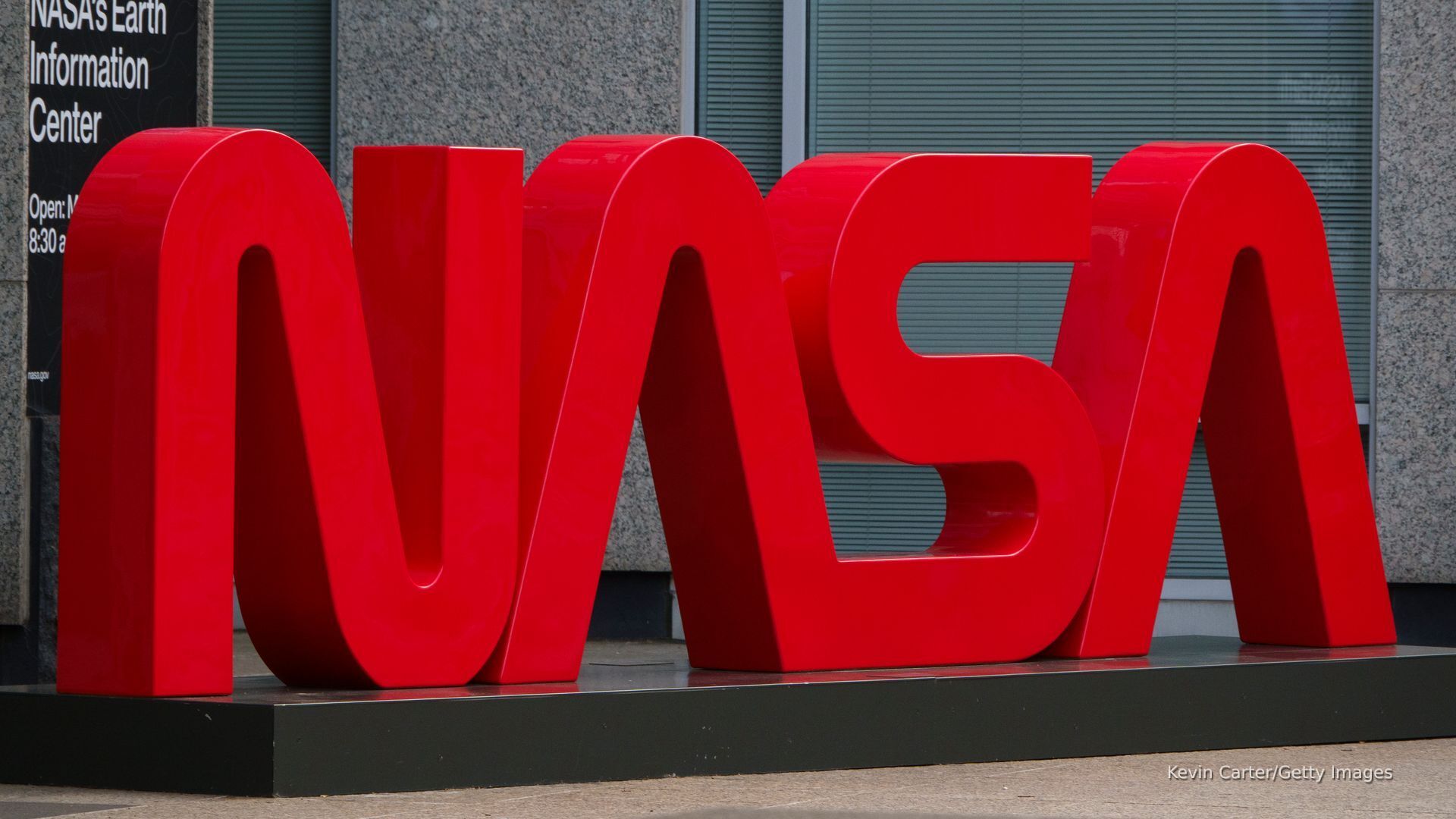 NASA blocks Chinese nationals from agency facilities