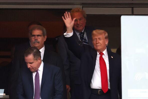 Donald Trump gets two different reactions from Yankees fans on 9/11 ...