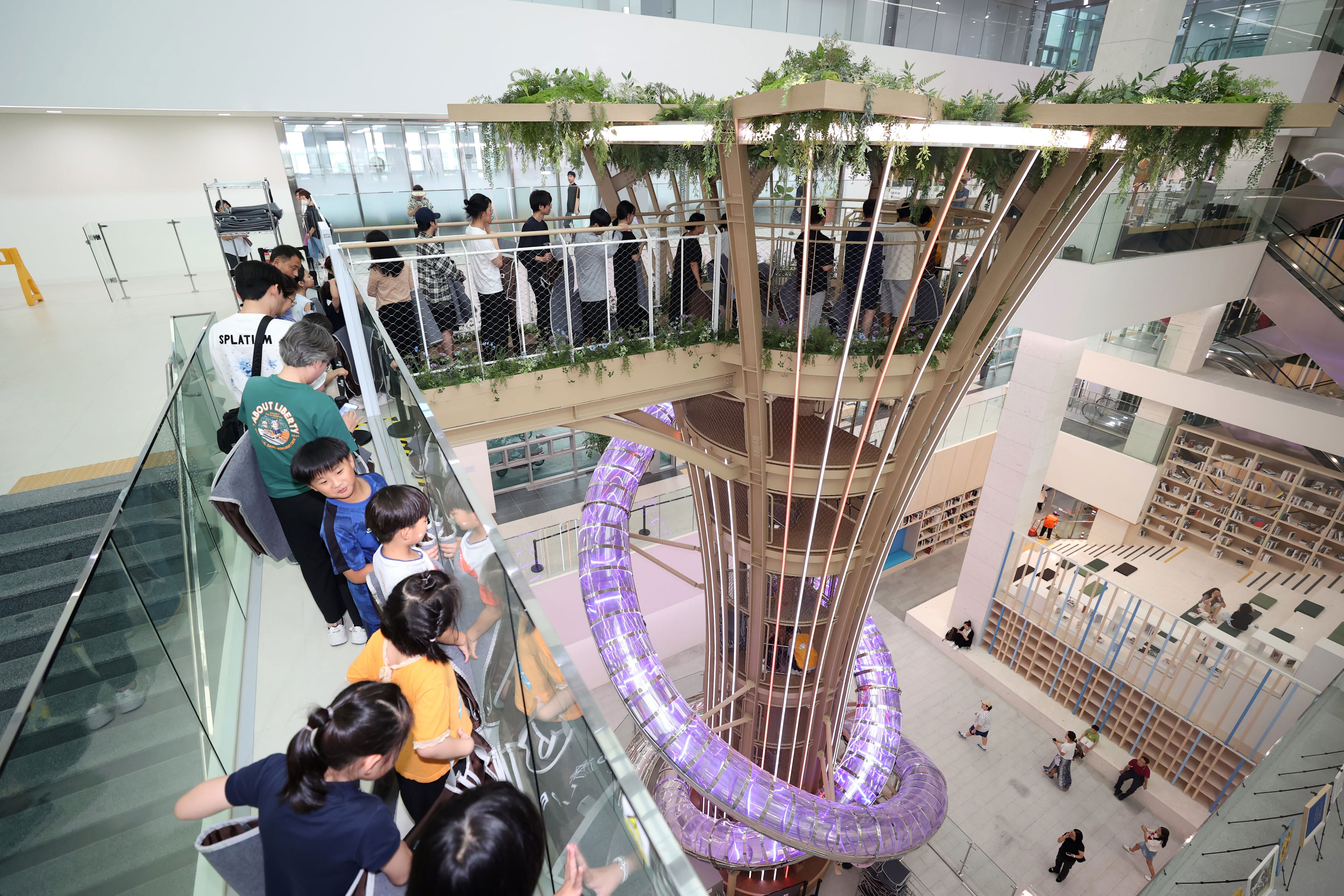Dongjak-gu office slide transforms government building into community hotspot