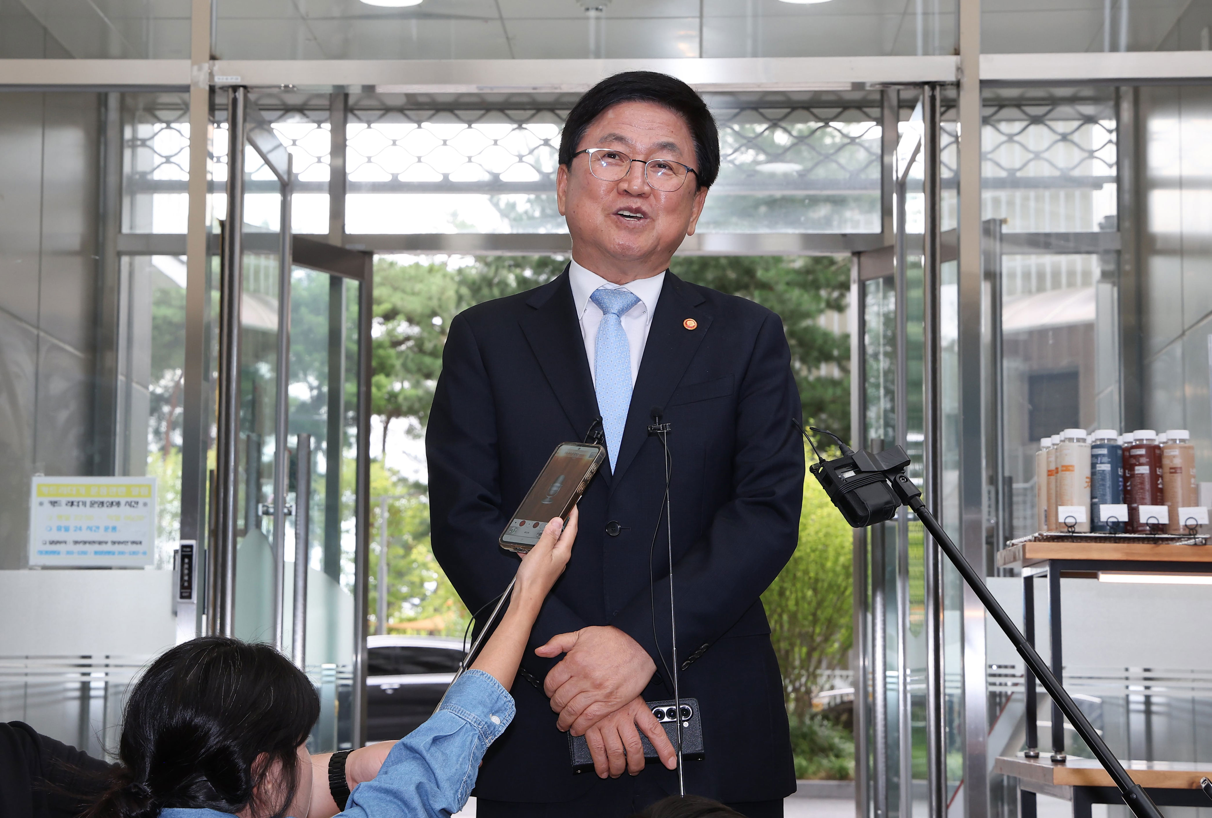Choi Kyo-jin's education minister reapproval sparks backlash