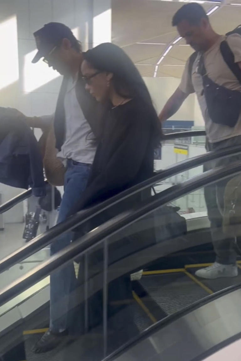 Harry Styles and Zoë Kravitz spotted jetting out of NYC together as ...