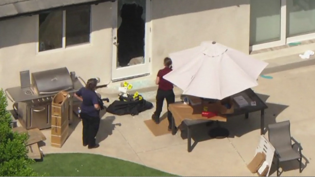 Los Angeles police investigating home invasion burglary in Woodland Hills