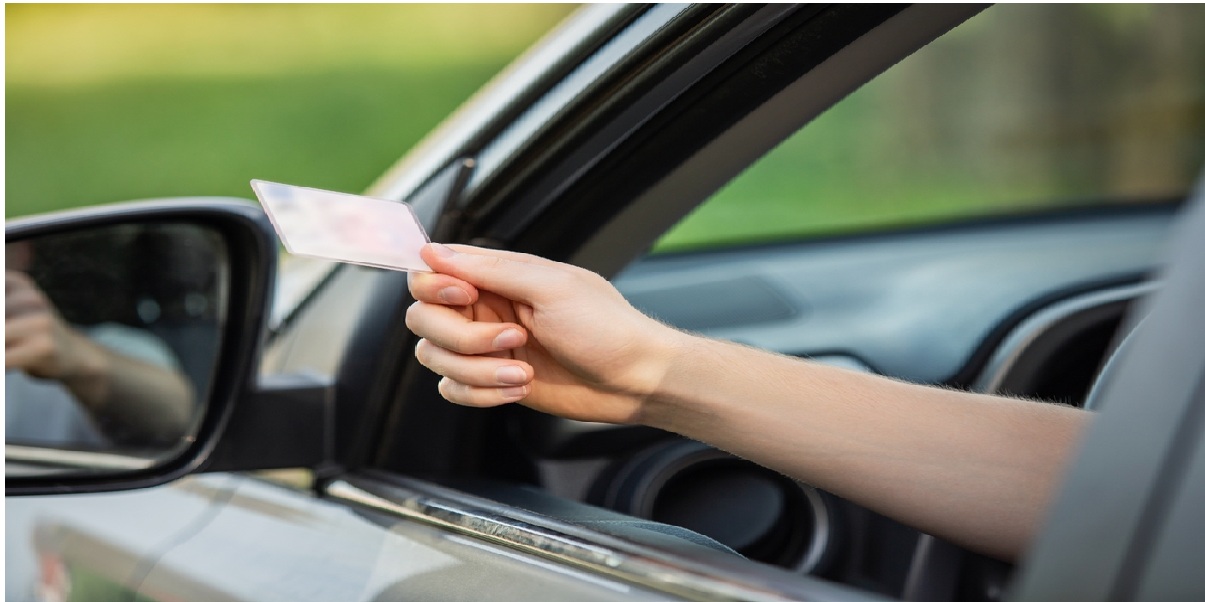 Glemte du dette i bilen? Her risikerer du en bot på over 2.800 kroner