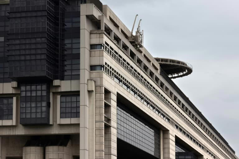 « Dégager des économies est prioritaire » : le gouvernement veut ...