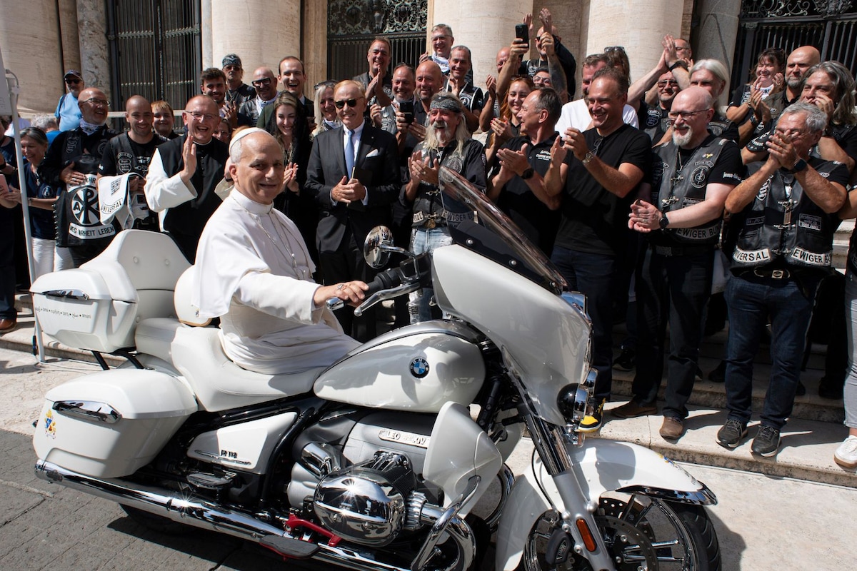 Pope Leo XIV Signs Custom BMW R 18 Transcontinental For Charity Auction