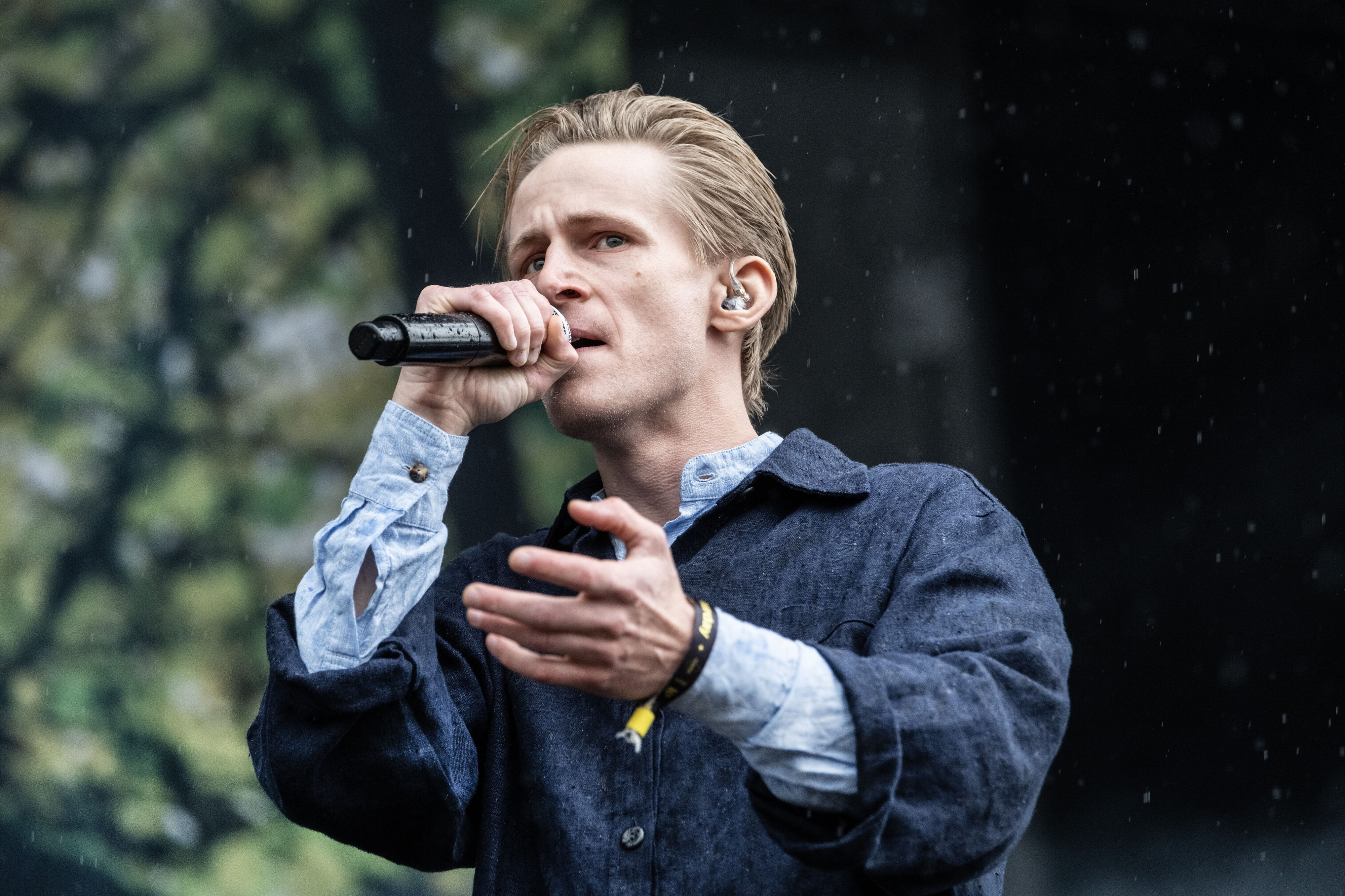 Toppen af poppen vender tilbage efter pause