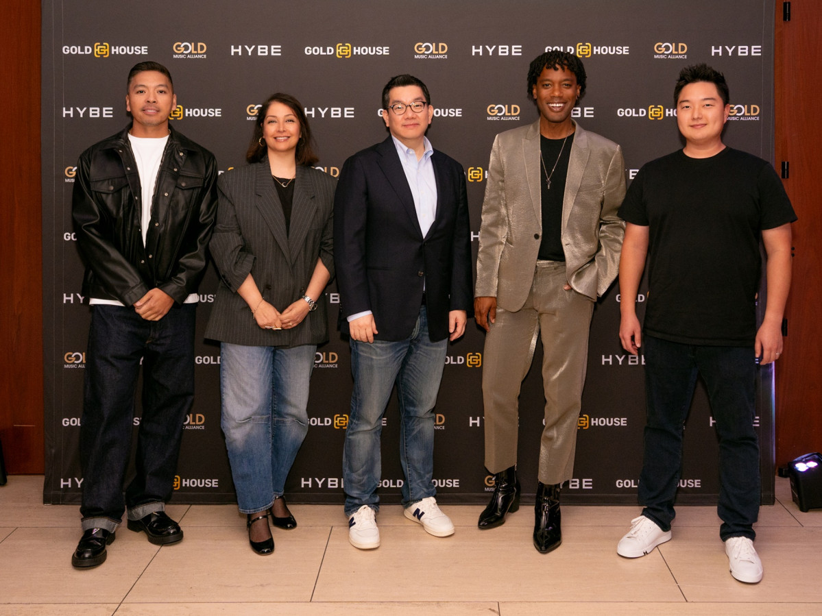 [스톡 브리핑] 하이브, 美 LA서 K-팝 대담 개최