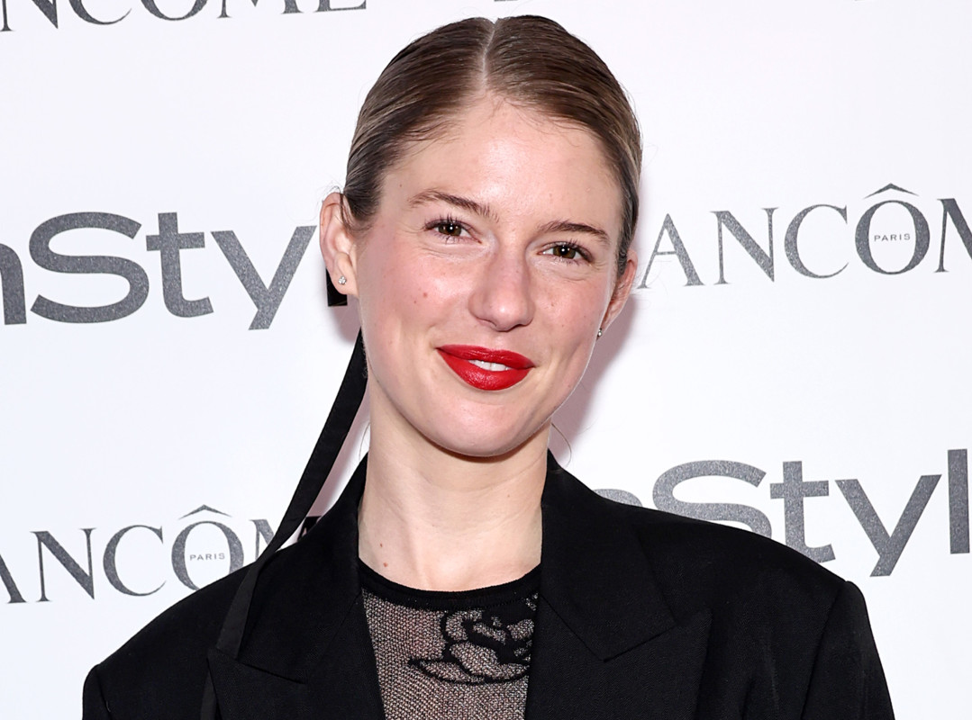 Tim McGraw’s Daughter Maggie Debut’s Striking Hair Change in New Photo