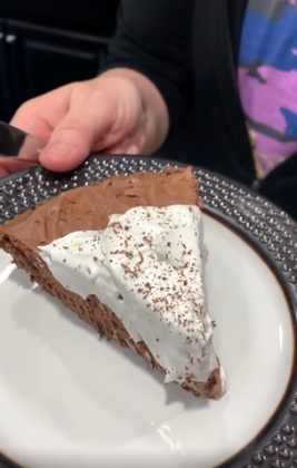 An Easy Chocolate Lover’s Pie Recipe That Will Impress at Any Gathering