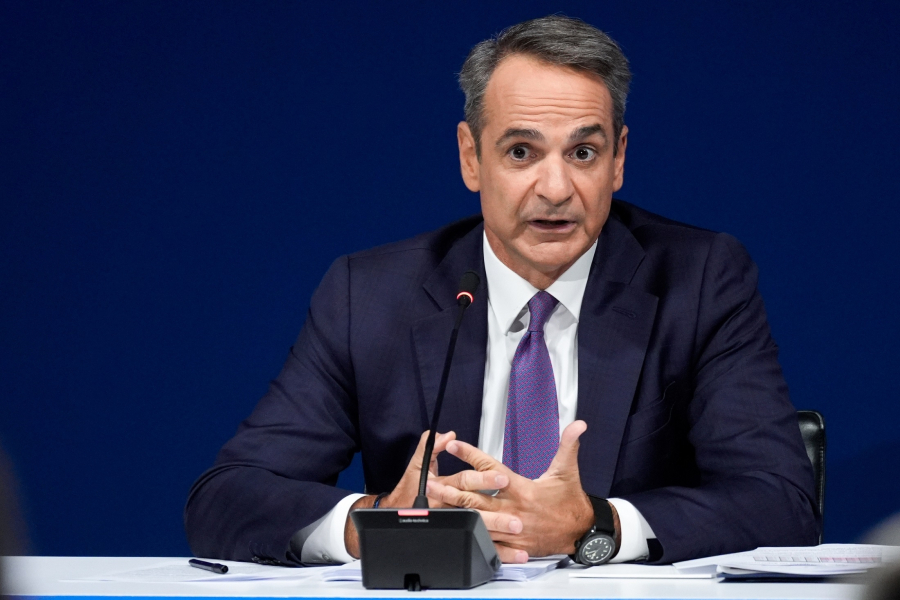 Έρχονται δύο νέα πακέτα με παροχές - Θορυβημένη η κυβέρνηση από τη ...