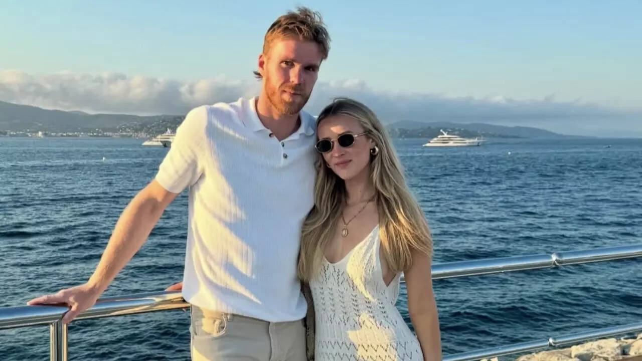 NHL star Connor McDavid and wife Lauren Kyle share a peaceful walk in ...