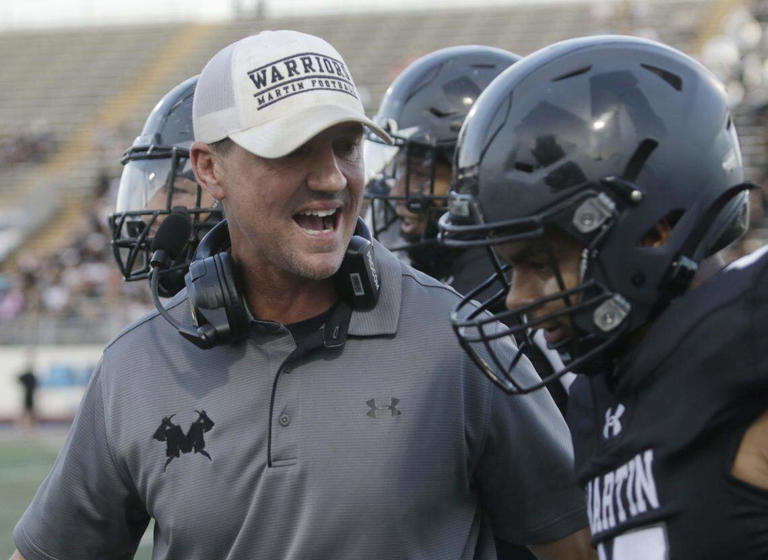 Arlington Martin scores 74 points in offensive duel against Mansfield