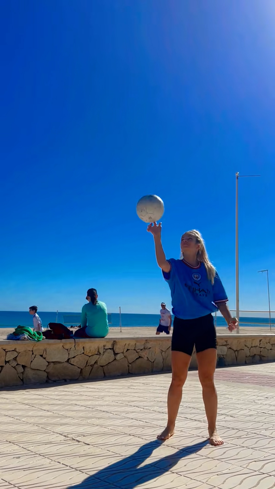 Modern Ball Juggling with Artistic Elements – Soccer