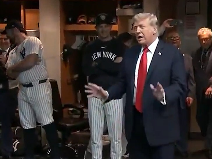 Donald Trump Visits Yankee Stadium On 9/11 Anniversary, Pumps Up ...