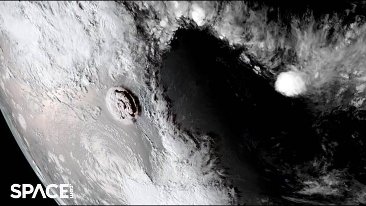 Hunga Tonga Volcano Erupts Again, Triggers Tsunami - Seen from space I ...