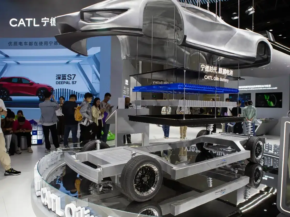 Recharge éclair et autonomie record : ces nouvelles batteries risquent ...