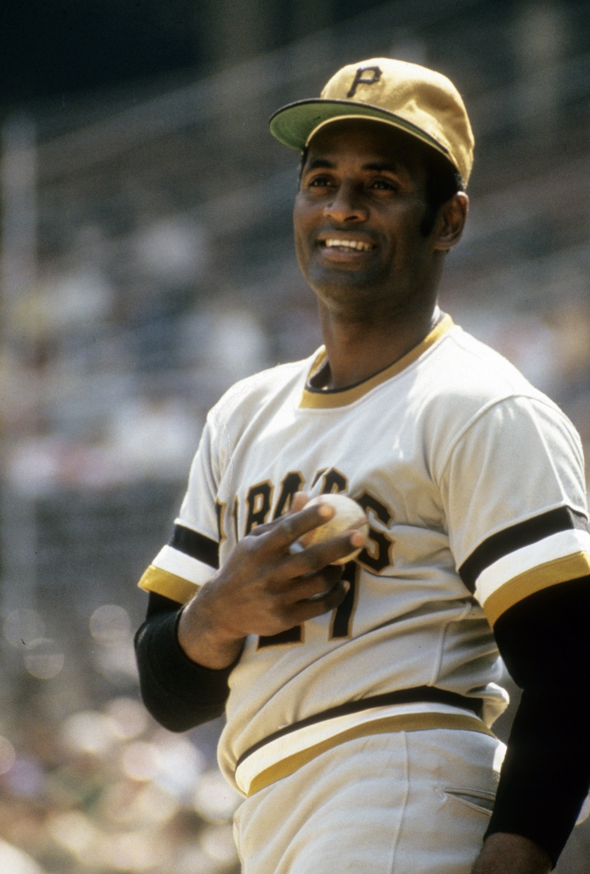Pirates debuting Spanish broadcast on Roberto Clemente Day