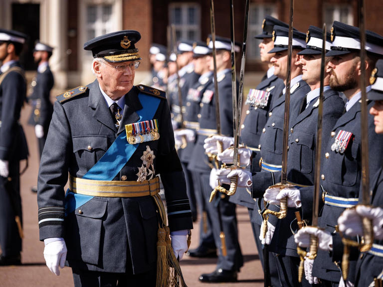 Duke attends RAF College Cranwell for King’s Review of graduates