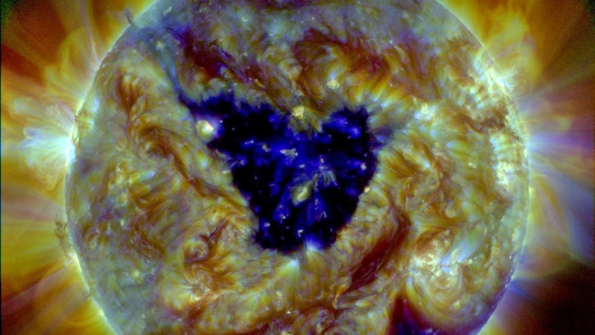 Butterfly-shaped hole pops up on the Sun. It's 5,00,000-km-wide