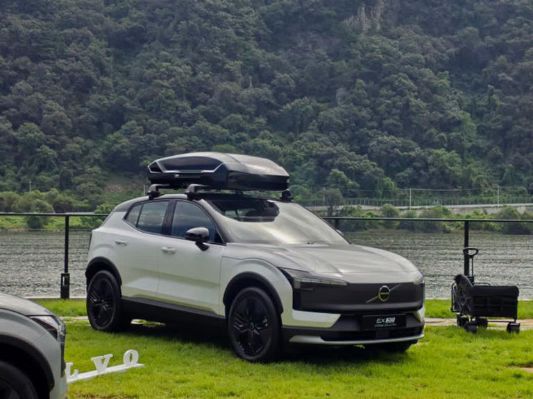 볼보 EX30 크로스컨트리(CC) 시승기 – 전기 SUV 특장점 & 제원 총정리