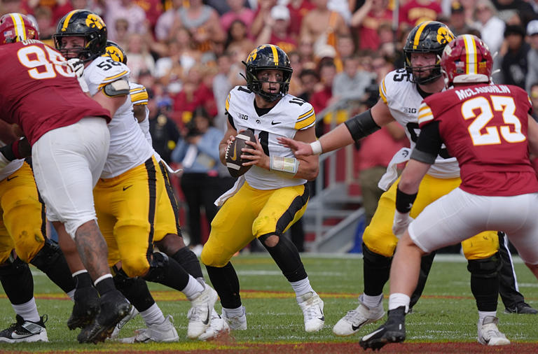 Iowa football vs. UMass expert predictions nationally