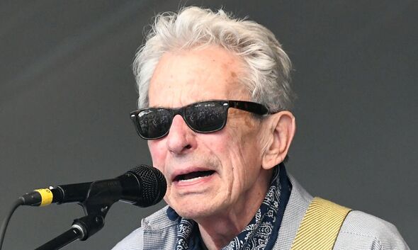 Country music singer shocks fans as he reveals two devastating health ...