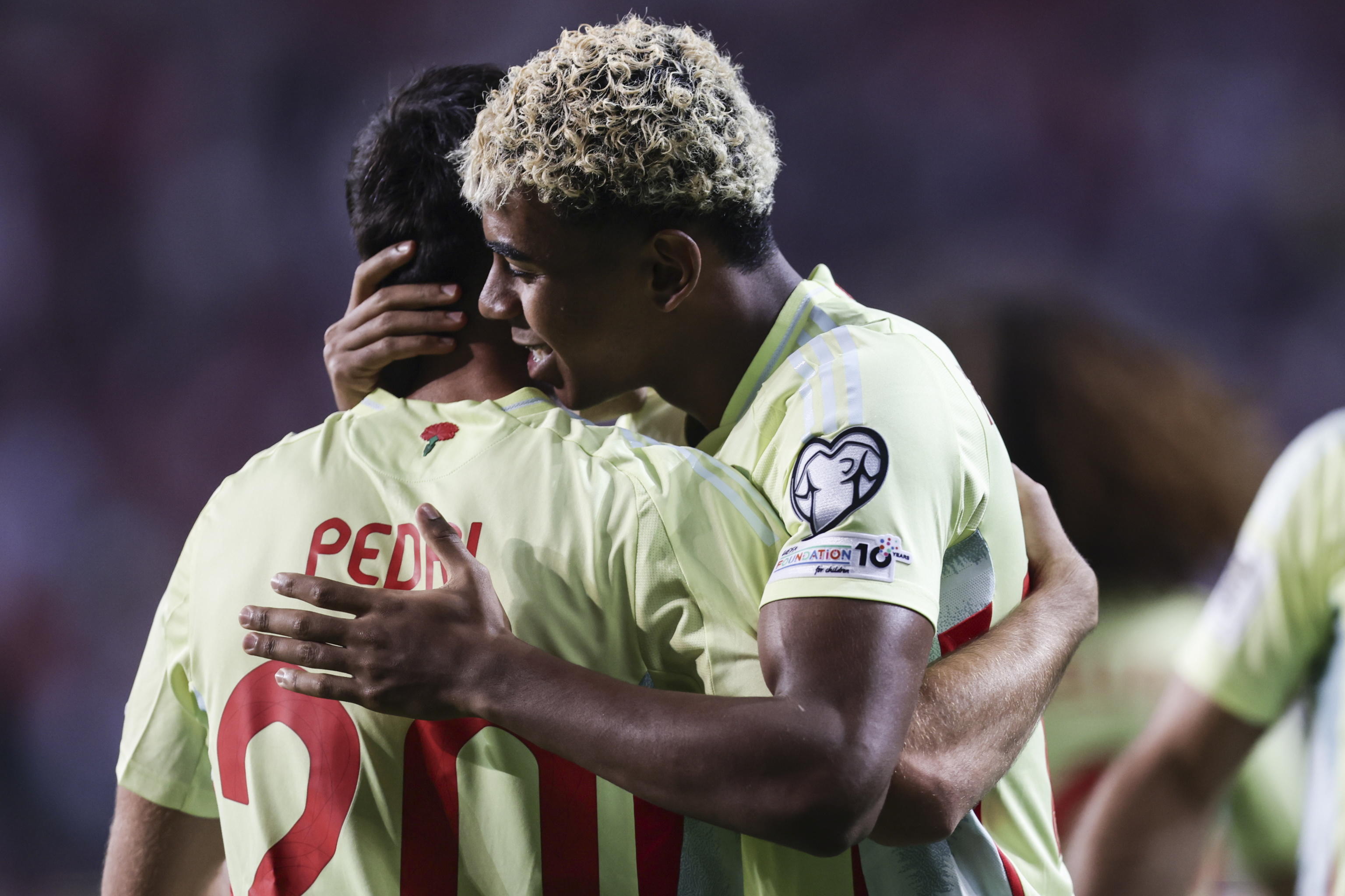 Lamine Yamal 'mamma la mia regina,io felice con la playstation'