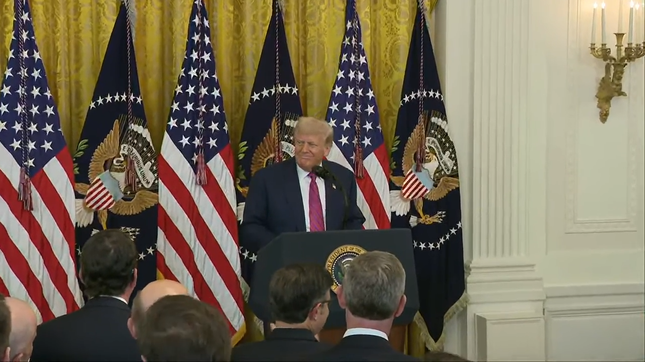 'Keep Going!': Trump Forces His GOP Minions To Continue Applauding Him ...