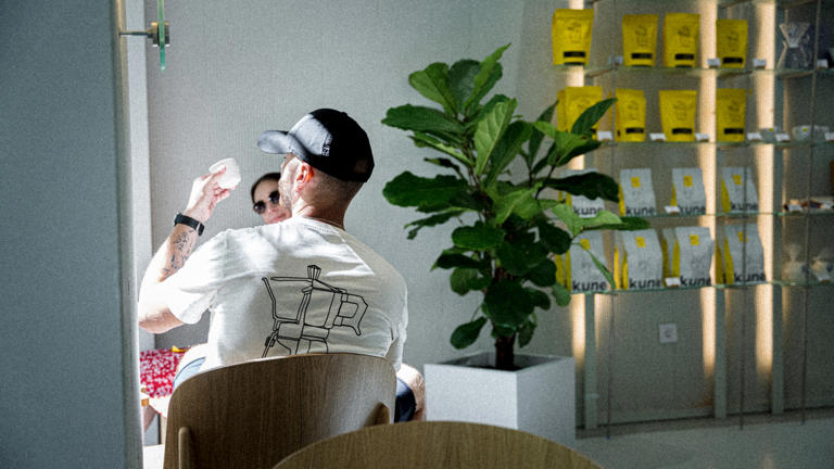 A hely, ahol filterkávé-fanatikusok lettünk – Megnyitotta második ...