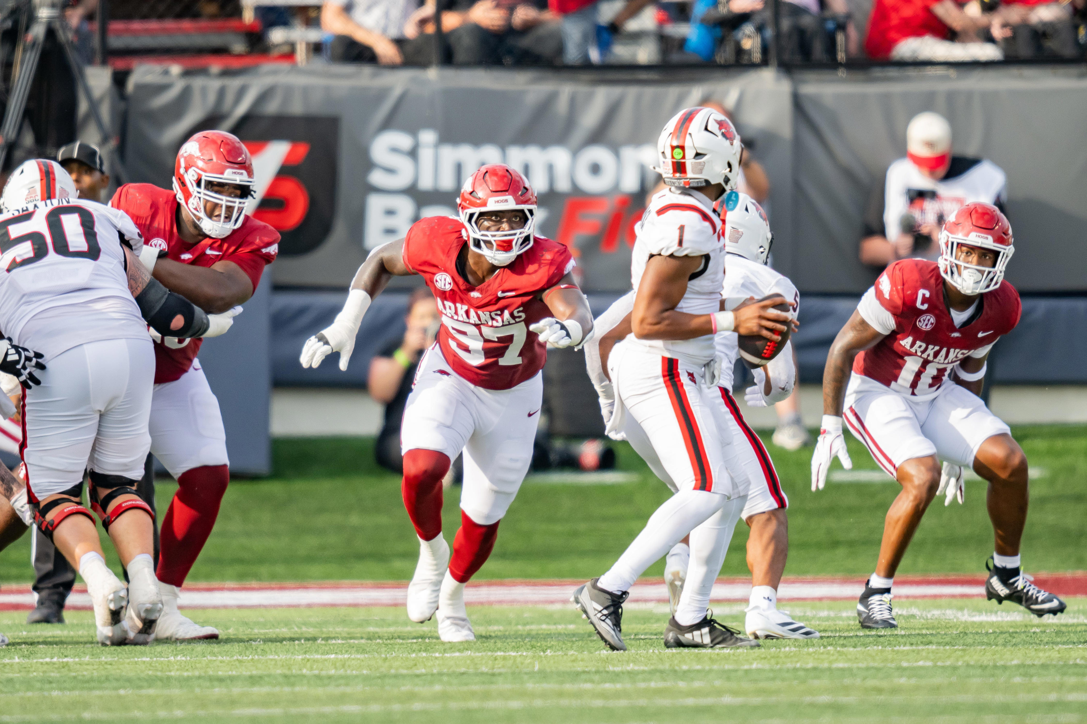 How Quincy Rhodes developed into the star defensive end Arkansas ...