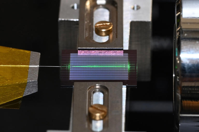 Uniting the light spectrum on a single microchip