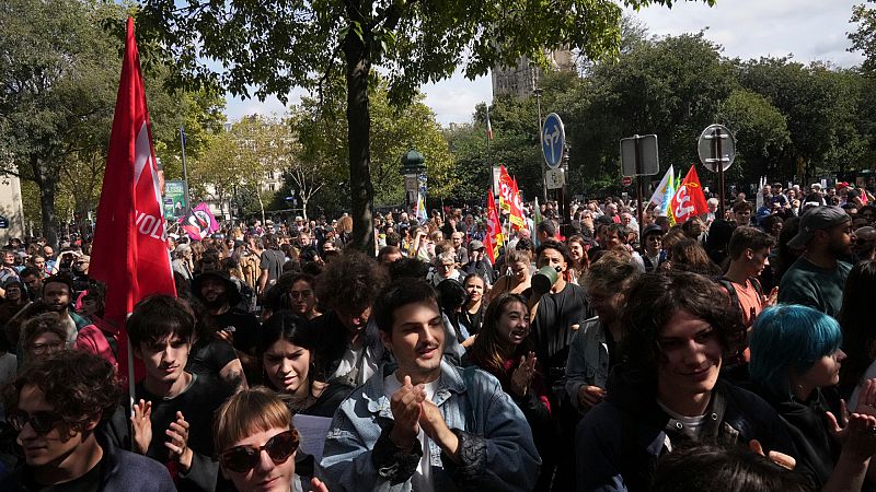 Are France's Yellow Vests and Block Everything protests two sides of ...